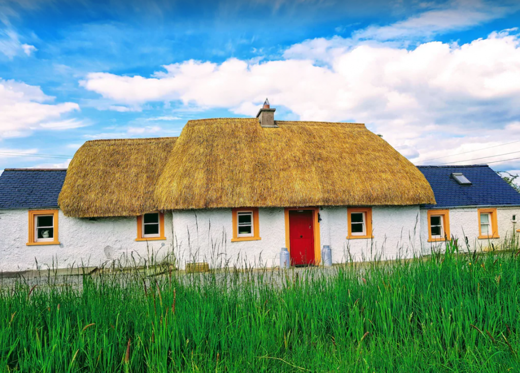 Summer 2021! Traditional Irish Thatch Cottage for €112/double. Free cancellation - Ireland ...